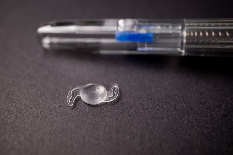 How to Choose an IOL for Your Cataract Surgery in Henderson | Hayden Vision